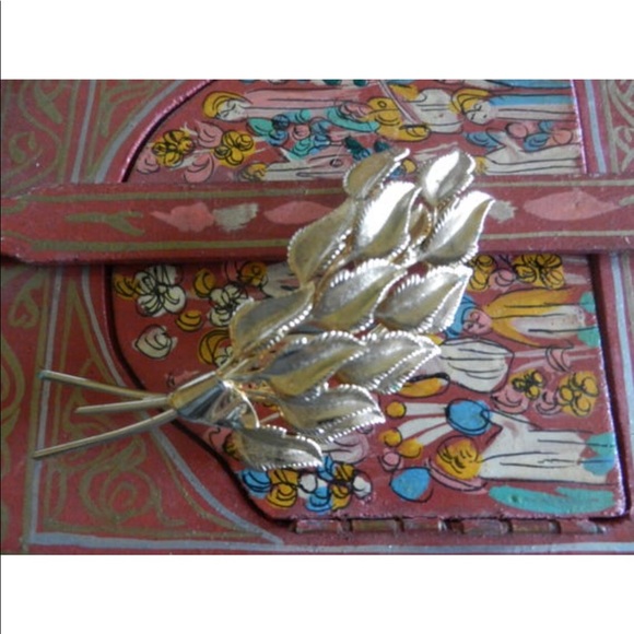 Marvella | Jewelry | Vintage Marvella Gold Tone Leaf Bouquet Brooch Pin ...